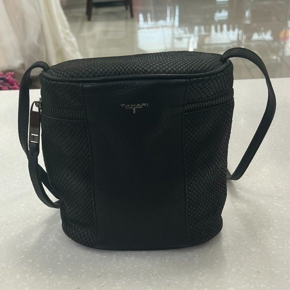 Tahari | Bags | Tahari Crossbody | Poshmark